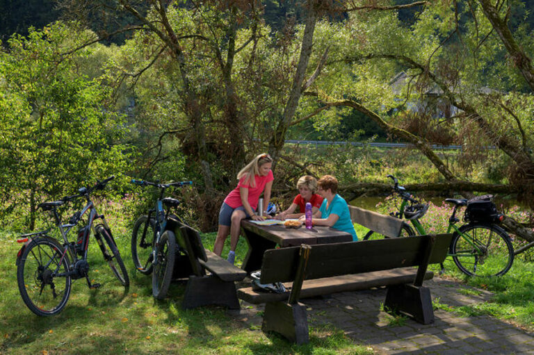 Rastplatz Beddelhausen - Eder-Radweg